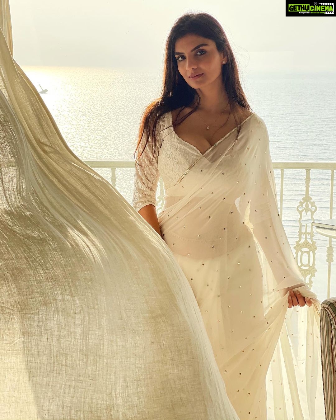 Actress Anveshi Jain HD Photos and Wallpapers April 2021 - Gethu Cinema