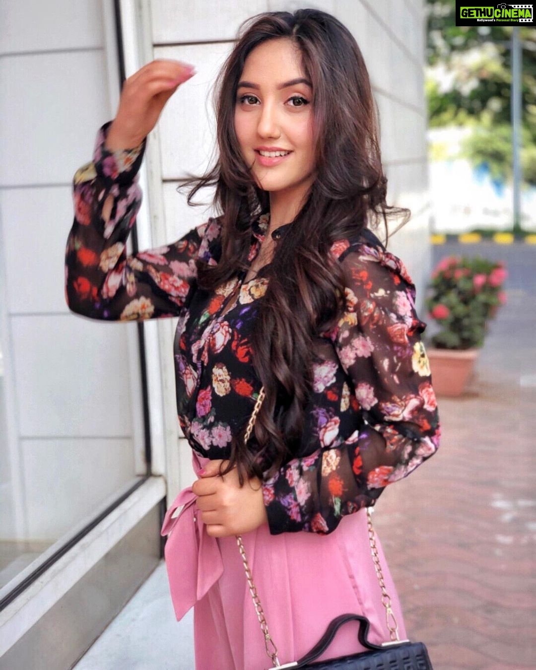 Ashnoor Kaur Instagram – God has a plan, trust it, live it, enjoy it💗 ...