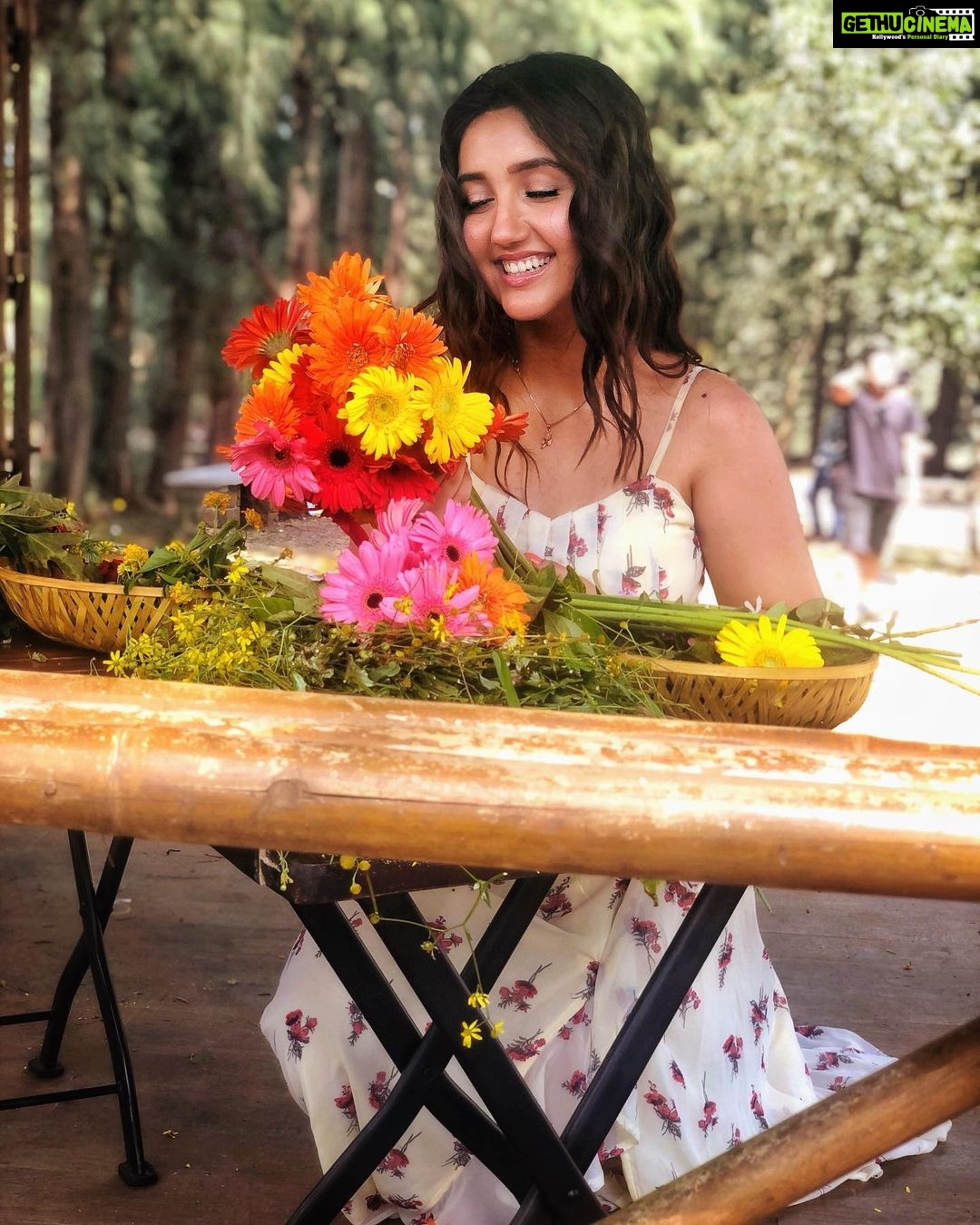 Ashnoor Kaur Instagram – Therefore, on every morrow, are we wreathing ...