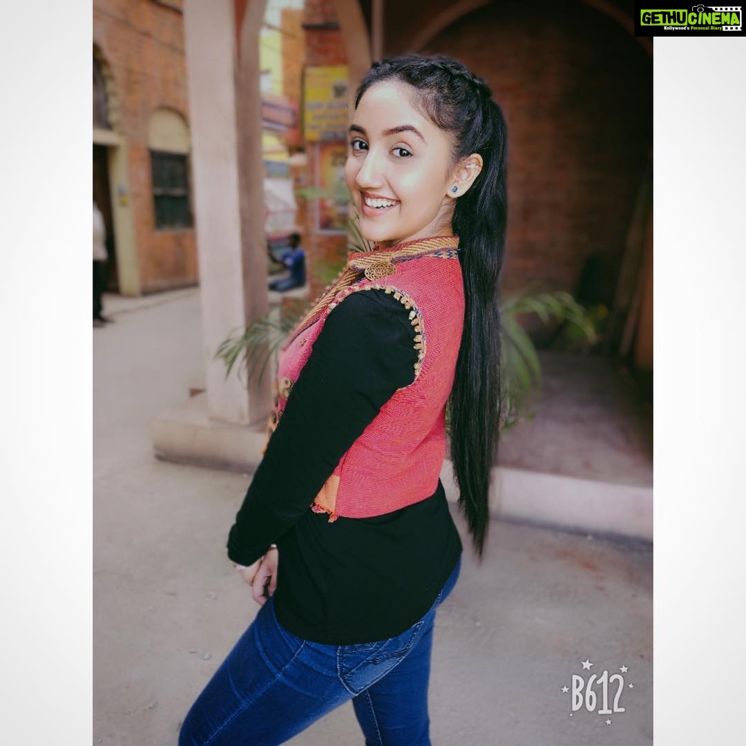 Ashnoor Kaur Instagram – Advanced Portrait Effect in B612! Simply blur ...