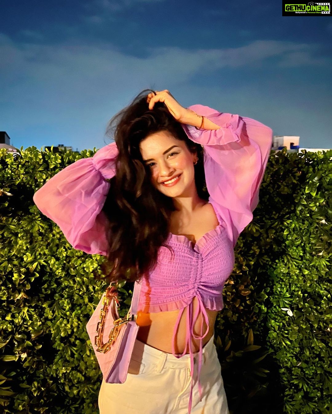 Avneet Kaur Instagram – Tonight, the star has my lips and the moon has ...