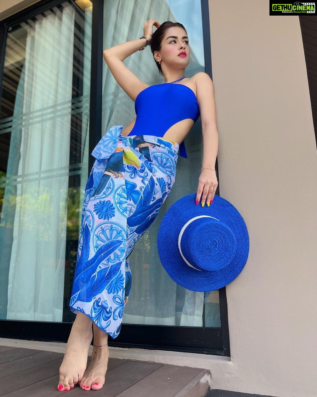 Avneet Kaur Instagram – The tans will fade but the memories will last ...