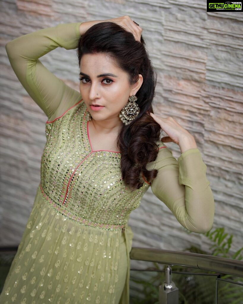Actress Bhama HD Instagram Photos and Wallpapers May 2023 | Gethu Cinema