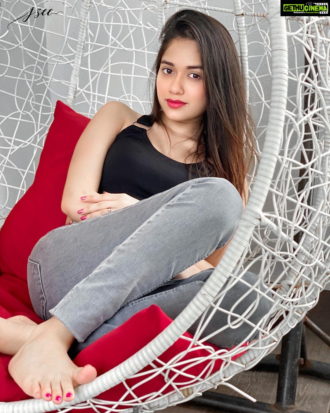 Jannat Zubair Rahmani Instagram – Your pick? 1,2,3,4,5? | Gethu Cinema