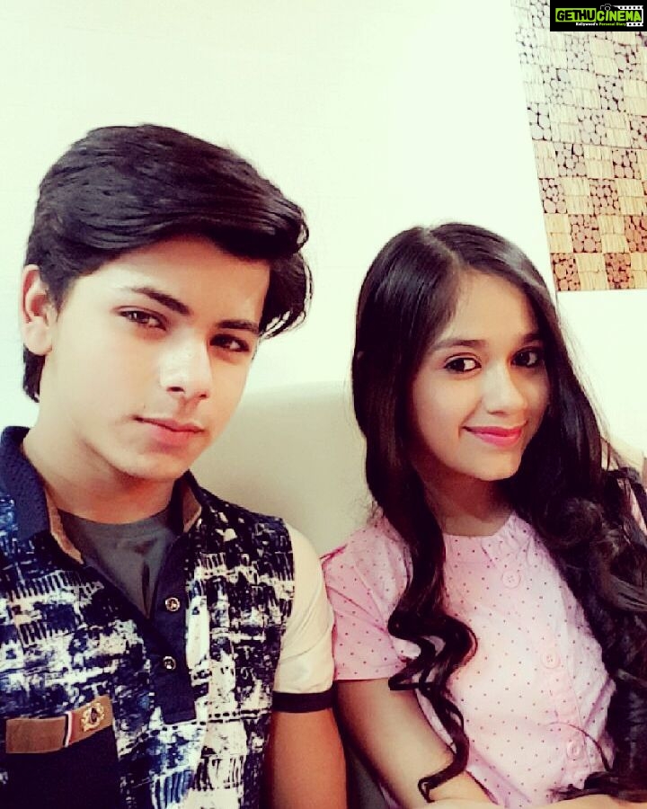 Jannat Zubair Rahmani Instagram – TEZ RAFTAAR 🚂🚅🏊🚗🚙🚉 🚟🐎🏇🏆 Good night ...