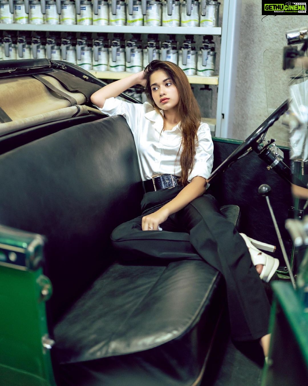 Jannat Zubair Rahmani Instagram – We’ll never have today again 🏻 📸 @munavvar_munna Dubai, United ...