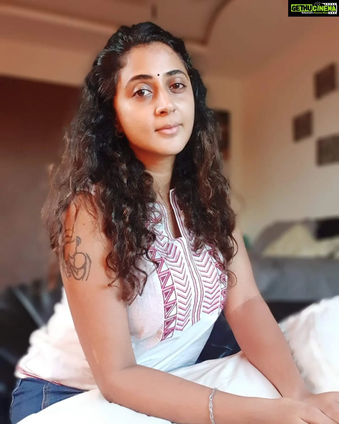Actress Kaniha HD Photos and Wallpapers July 2022 - Gethu Cinema