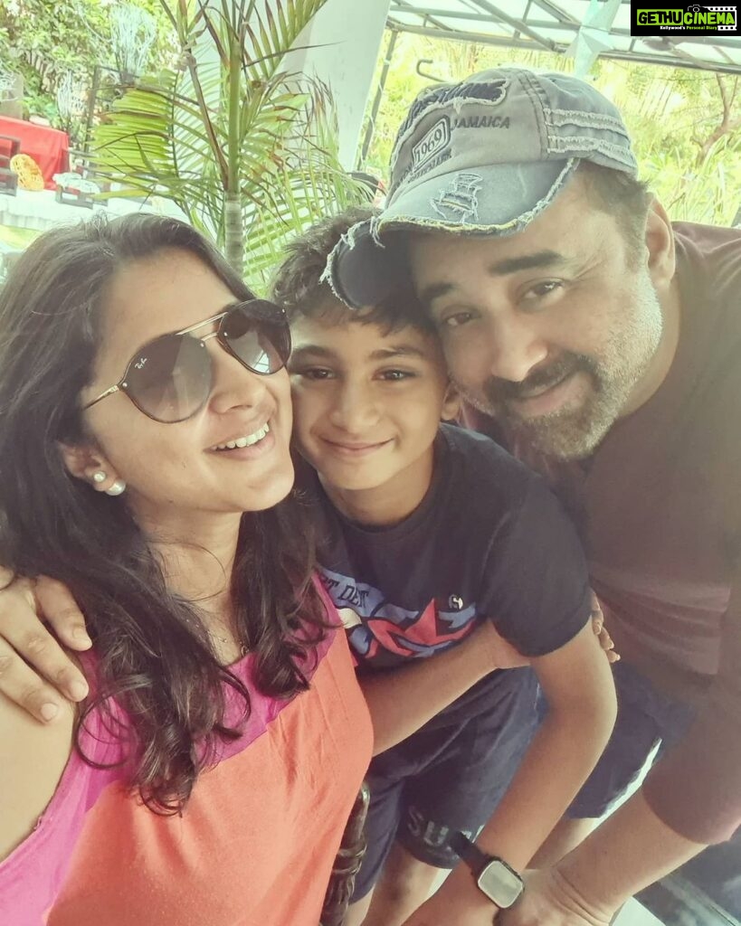 Actress Kaniha HD Photos and Wallpapers December 2020 - Gethu Cinema