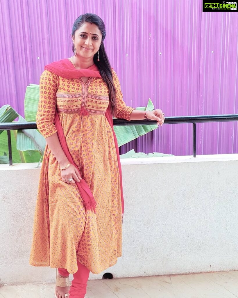 Actress Kaniha HD Photos and Wallpapers December 2020 - Gethu Cinema