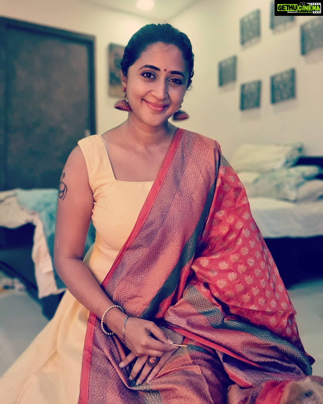 Actress Kaniha HD Instagram Photos and Wallpapers January 2021 | Gethu Cinema