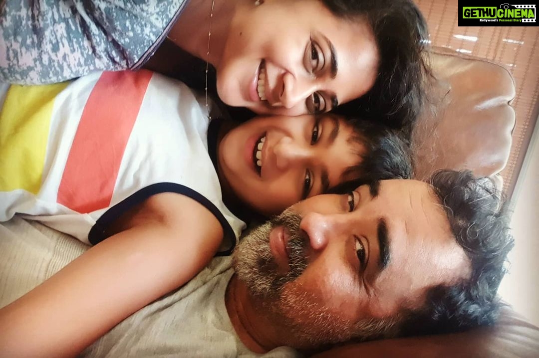 Actress Kaniha HD Photos and Wallpapers September 2020 - Gethu Cinema