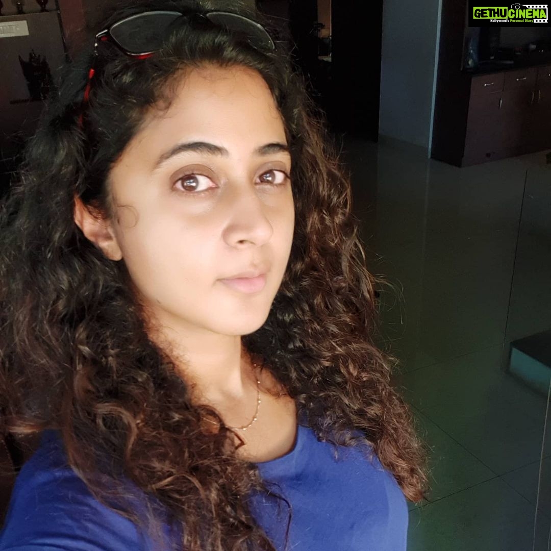 Kaniha Instagram – This curly whirly hair of mine has a mind of it’s ...