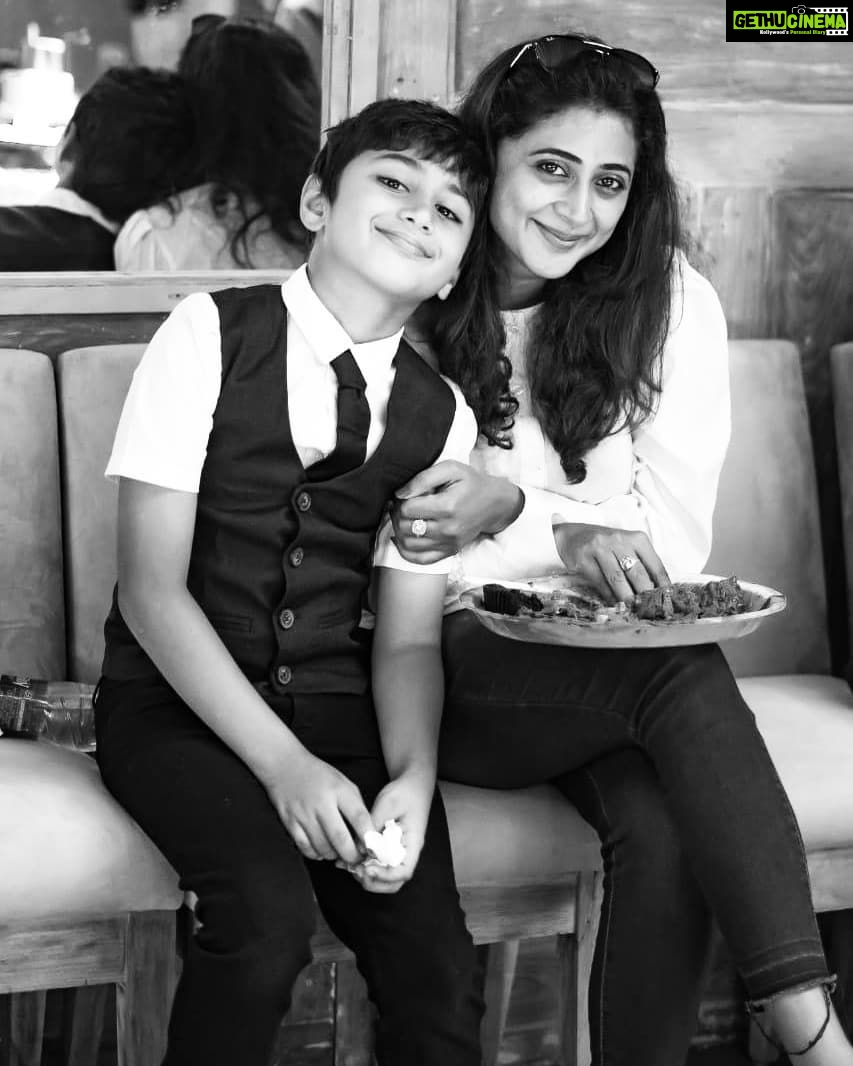 Actress Kaniha HD Photos and Wallpapers April 2020 - Gethu Cinema