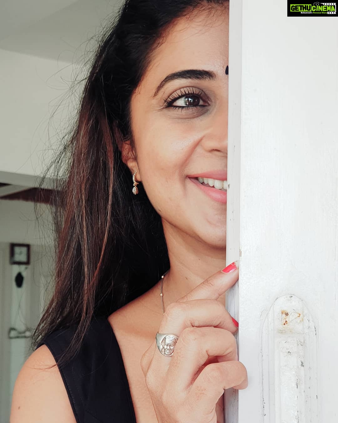 Actress Kaniha HD Photos and Wallpapers February 2020 - Gethu Cinema