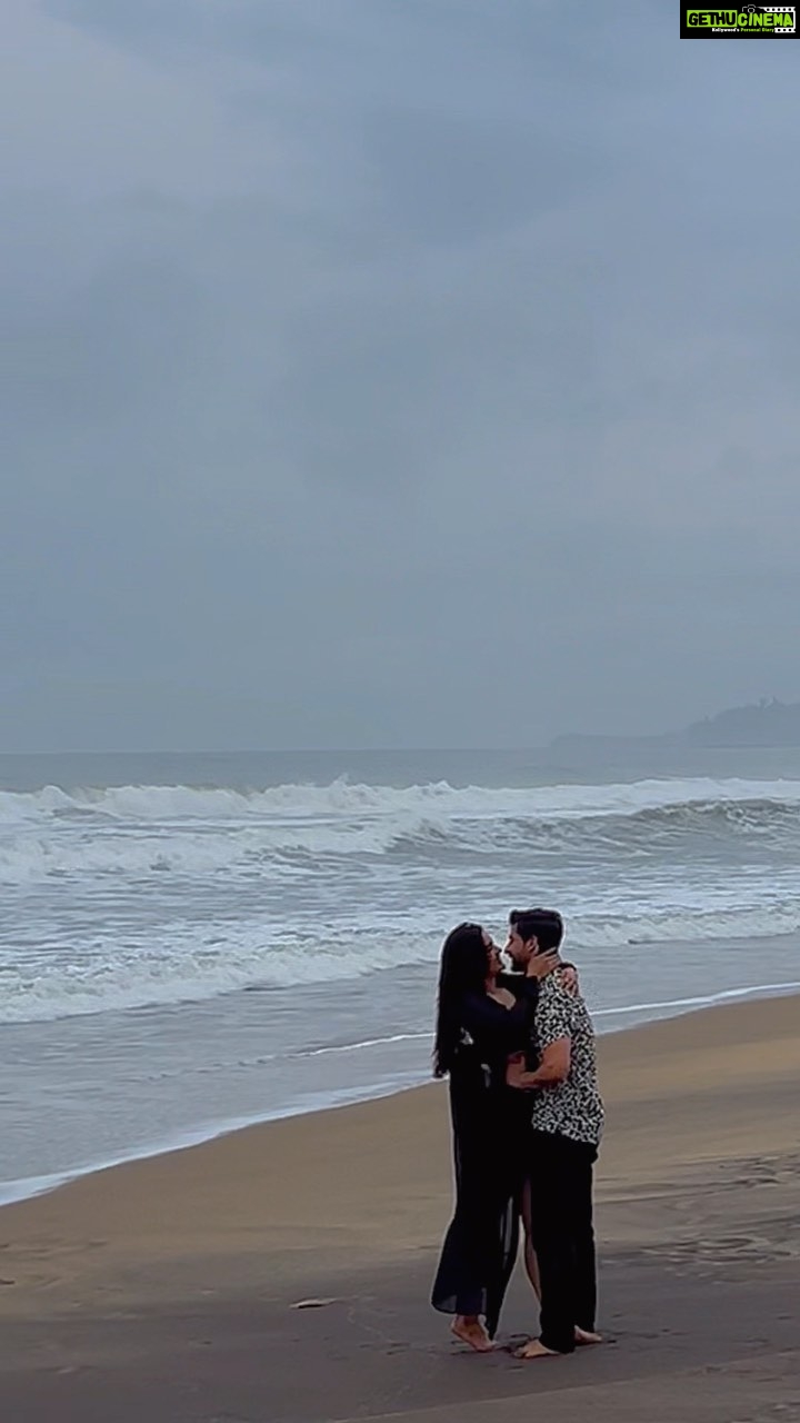 Actress Kavya Thapar HD Instagram Photos and Wallpapers August 2022 | Gethu Cinema