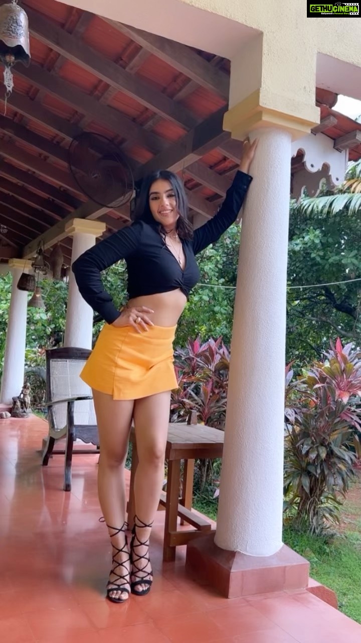 Actress Kavya Thapar HD Instagram Photos and Wallpapers August 2022 ...