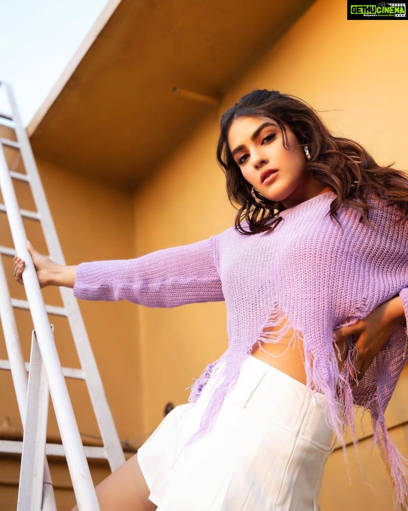 Actress Kavya Thapar HD Instagram Photos and Wallpapers August 2022 ...