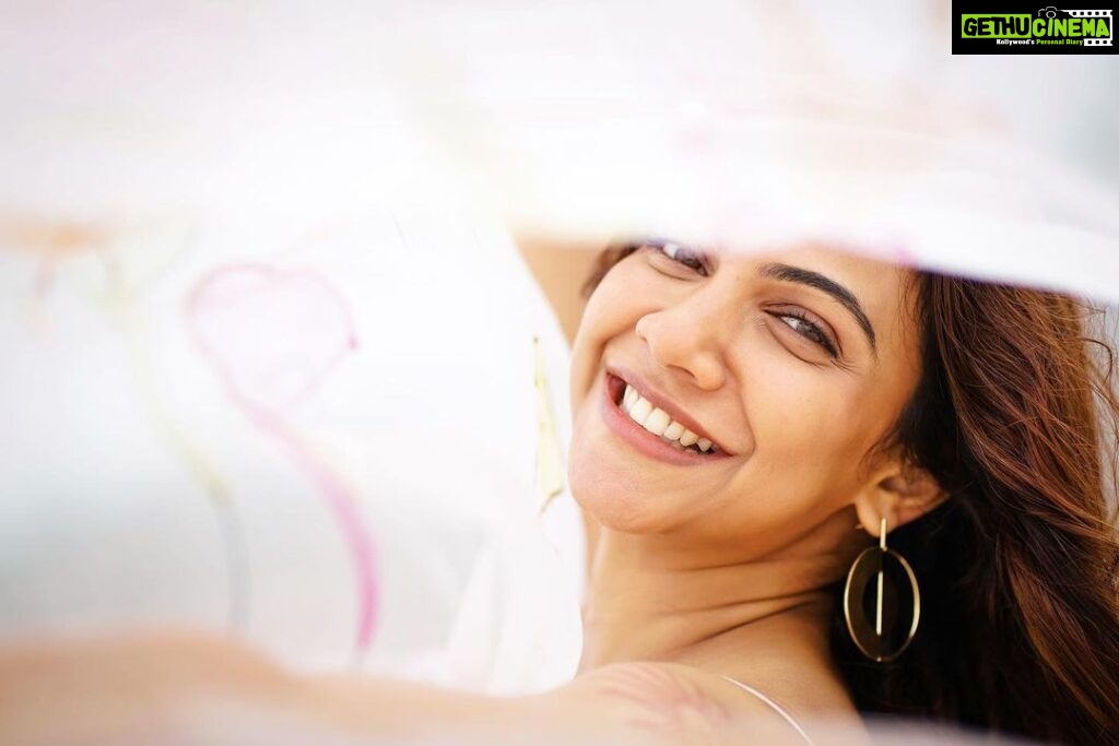 Actress Madonna Sebastian HD Instagram Photos and Wallpapers August ...