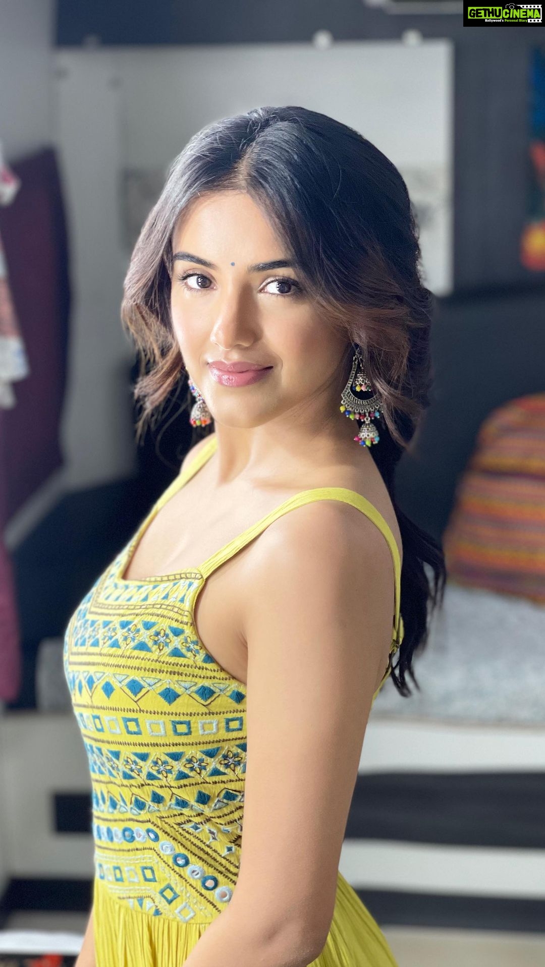 Malvika Sharma Instagram – ️ 🎶 📸 @makeup_asfaque | Gethu Cinema