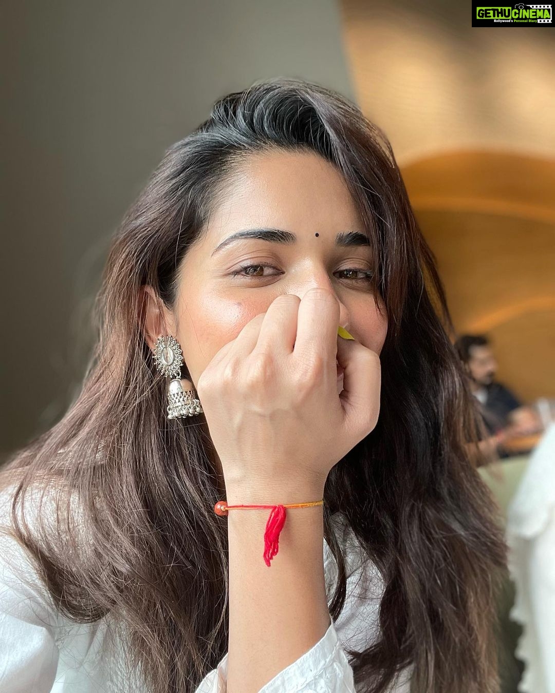 Ruhani Sharma Instagram – Hellooo lovelies….. | Gethu Cinema