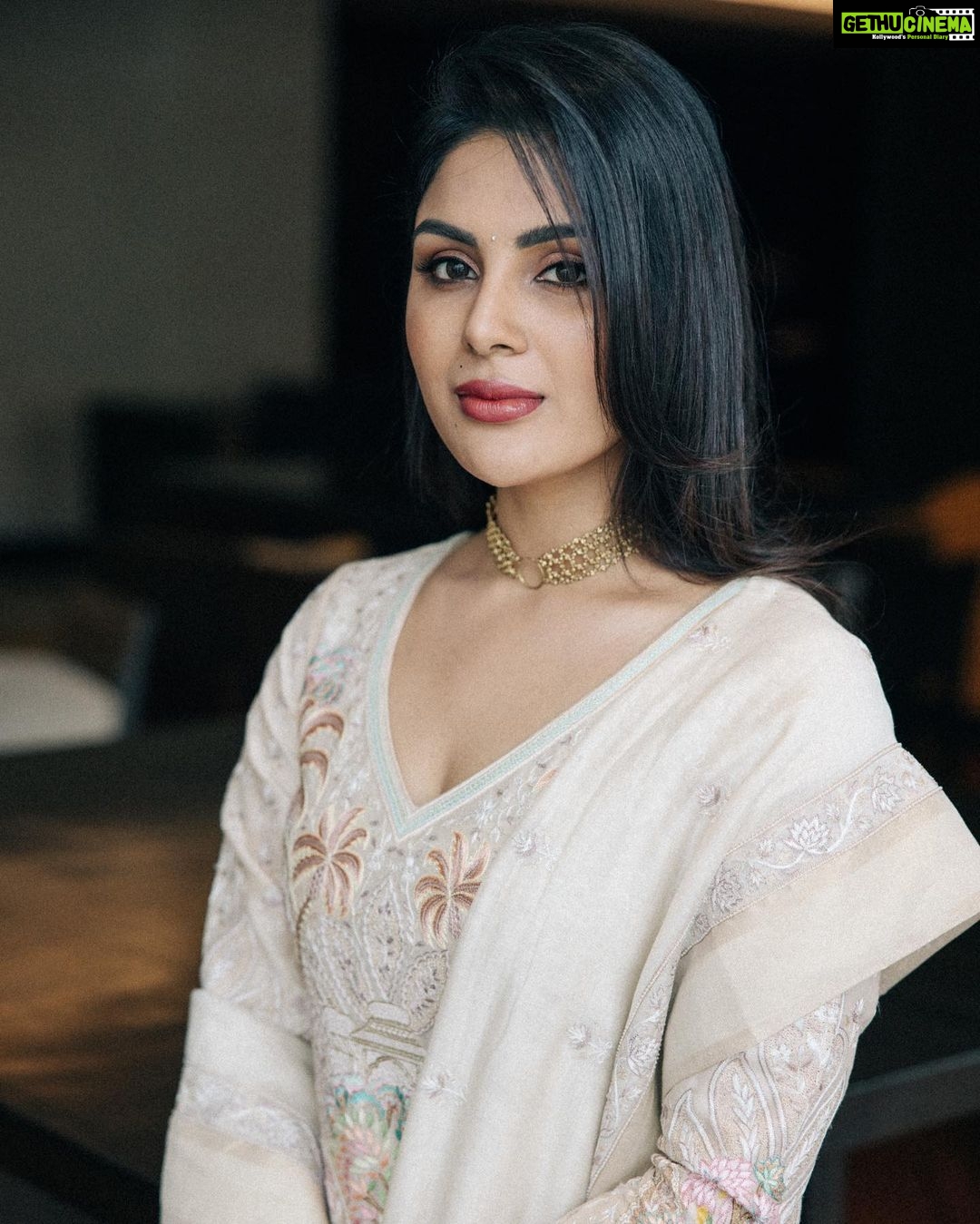 Samyuktha Menon Instagram – A tasteful off-white like if Time had a ...