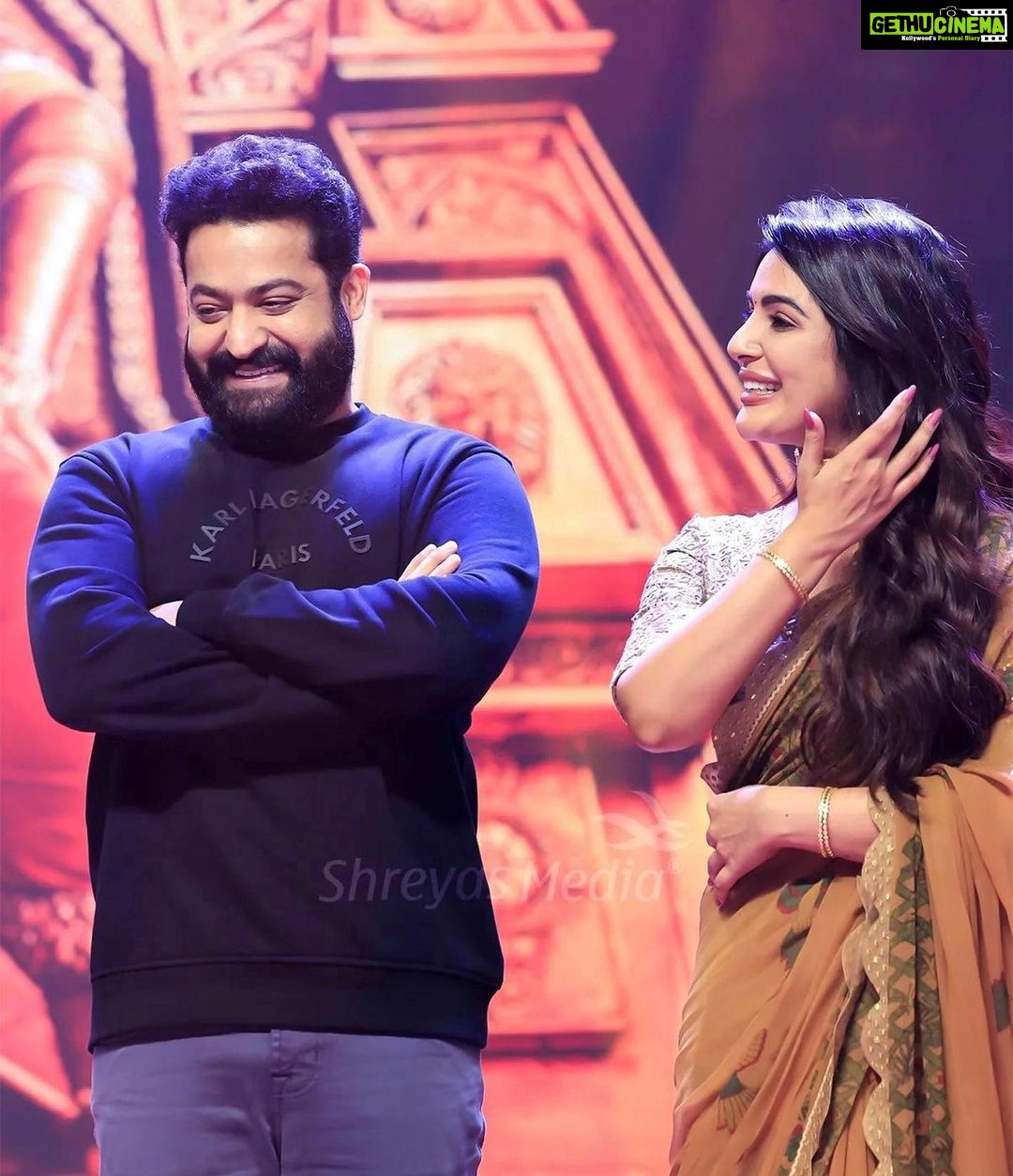 Actress Samyuktha Menon HD Instagram Photos and Wallpapers July 2022 ...