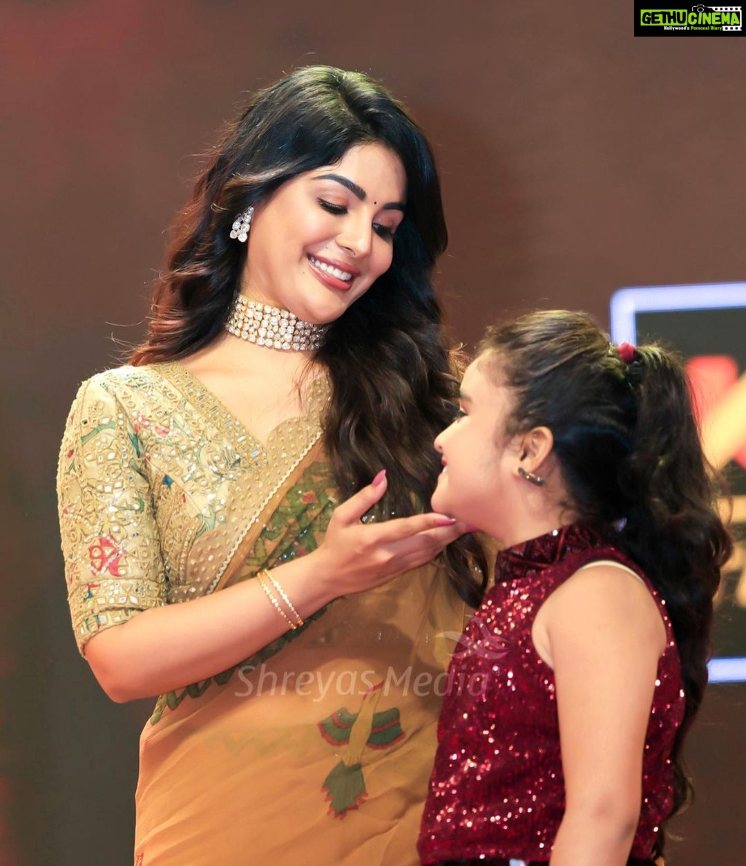 Actress Samyuktha Menon HD Instagram Photos and Wallpapers August 2022 ...