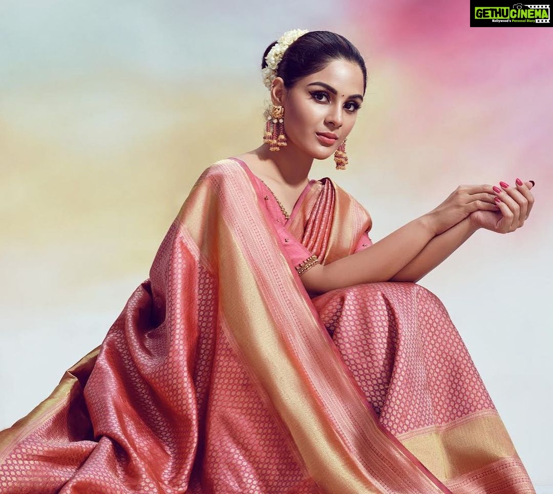 Samyuktha Menon Instagram – For @mahalekshmisilks Photography ...