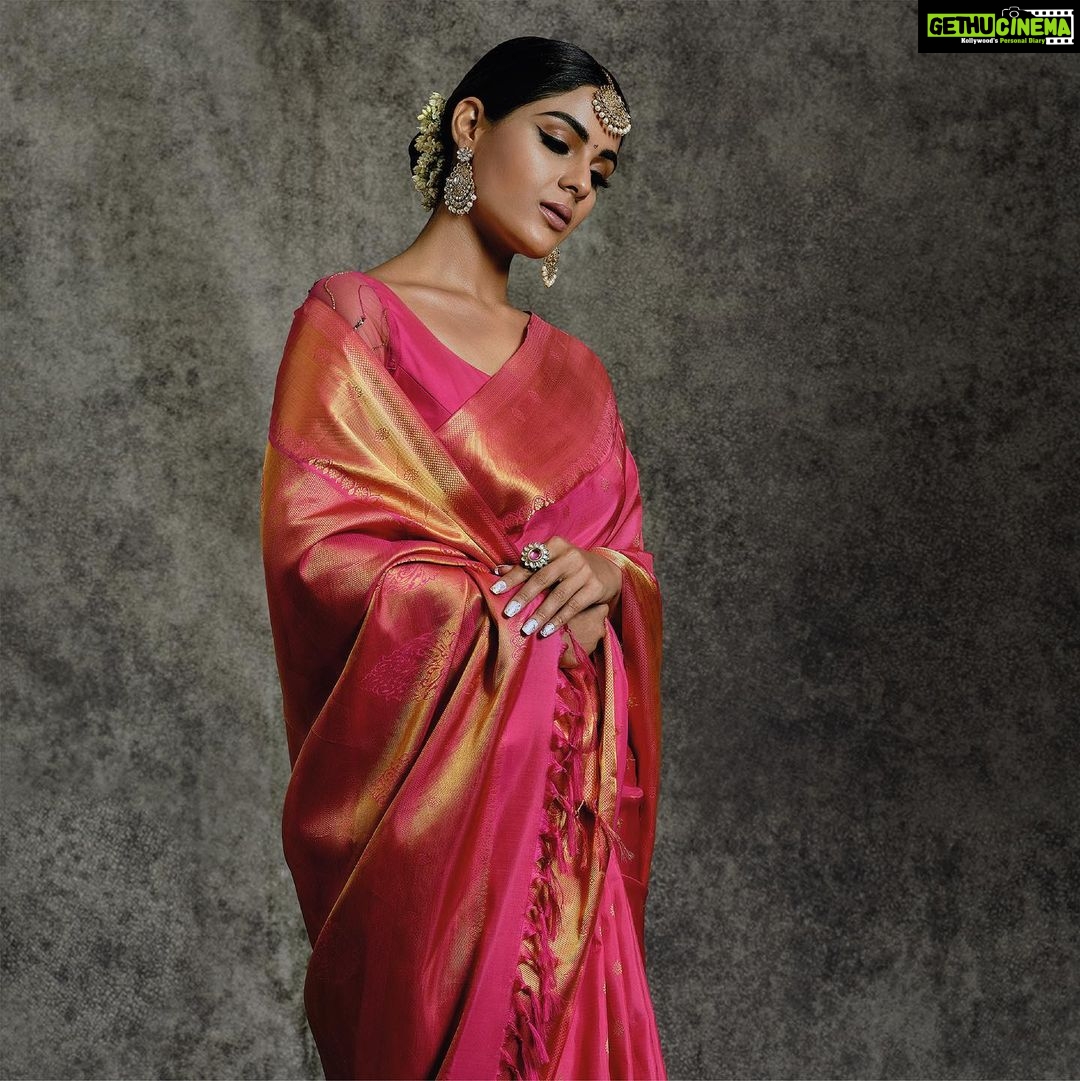 Samyuktha Menon Instagram – Every sari tells a story. Of the vast ...