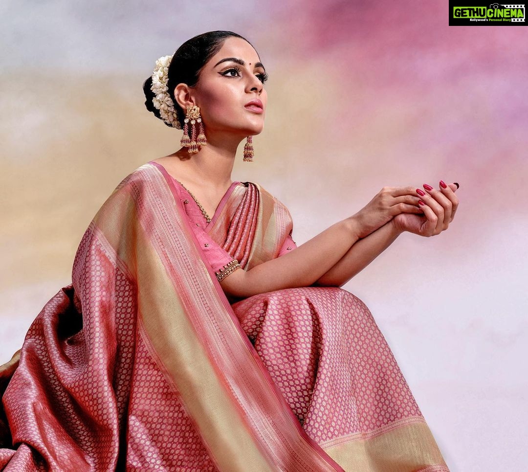 Samyuktha Menon Instagram – For @mahalekshmisilks Photography ...