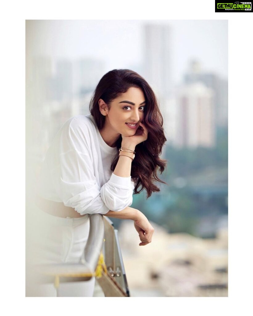 Actress Sandeepa Dhar HD Instagram Photos and Wallpapers February 2020 | Gethu Cinema