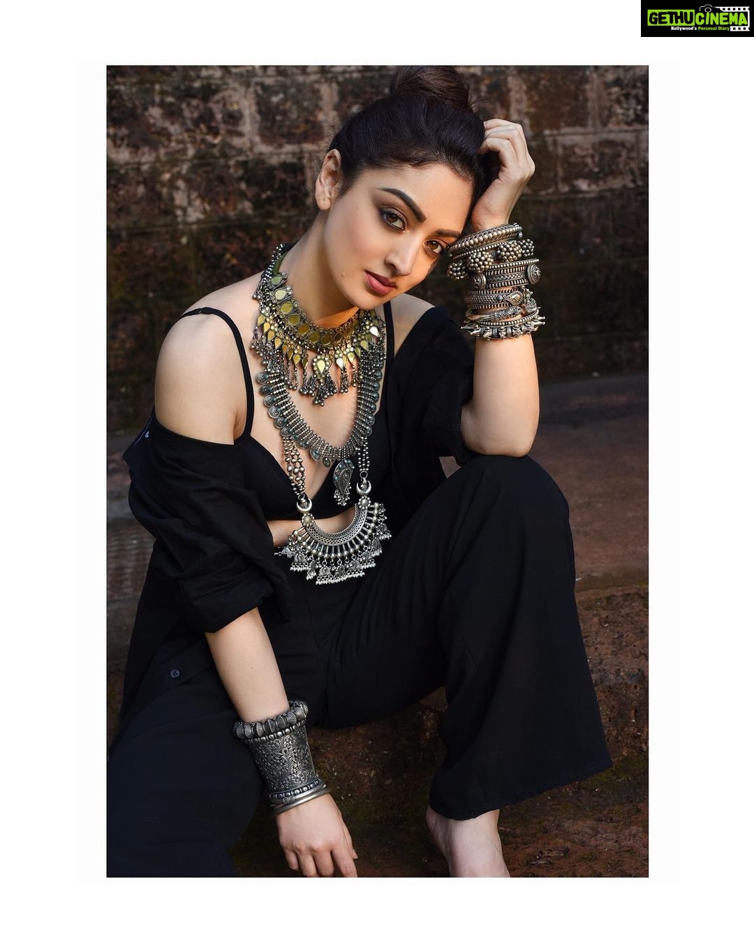 Sandeepa Dhar Instagram – Quaintrelle ♟ ——————- 📸 @shazzalamphotography ...