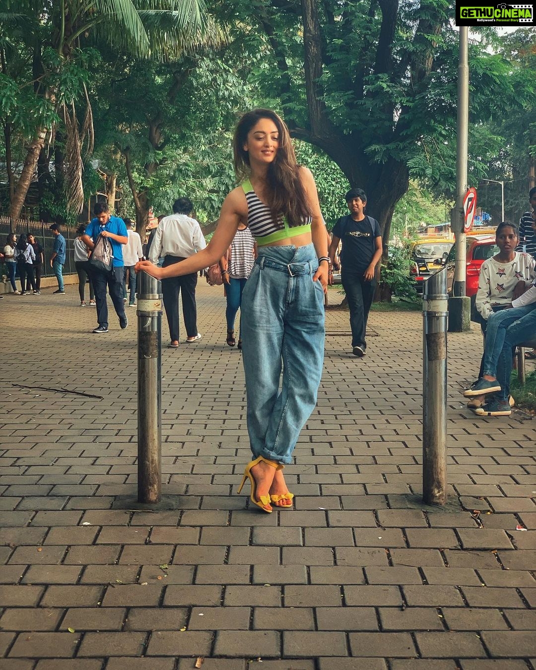 Sandeepa Dhar Instagram – This footpath outside the college(Xaviers ...