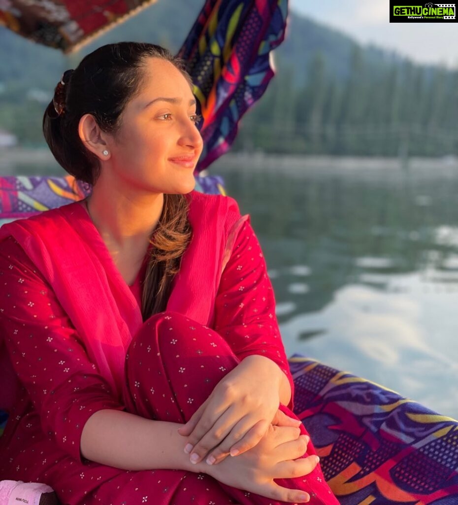 Actress Sayyeshaa Saigal HD Instagram Photos and Wallpapers September ...