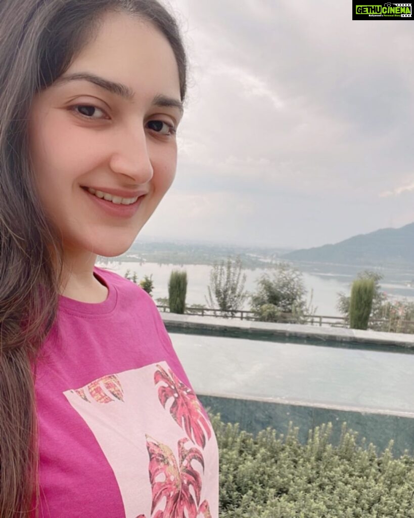 Actress Sayyeshaa Saigal HD Instagram Photos and Wallpapers September ...