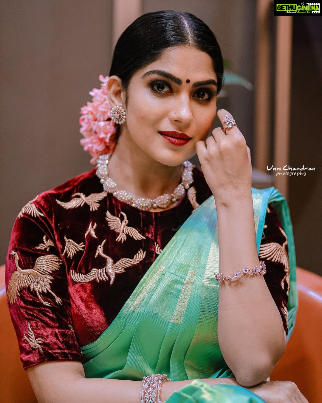 Actress Swasika HD Instagram Photos and Wallpapers December 2021 ...