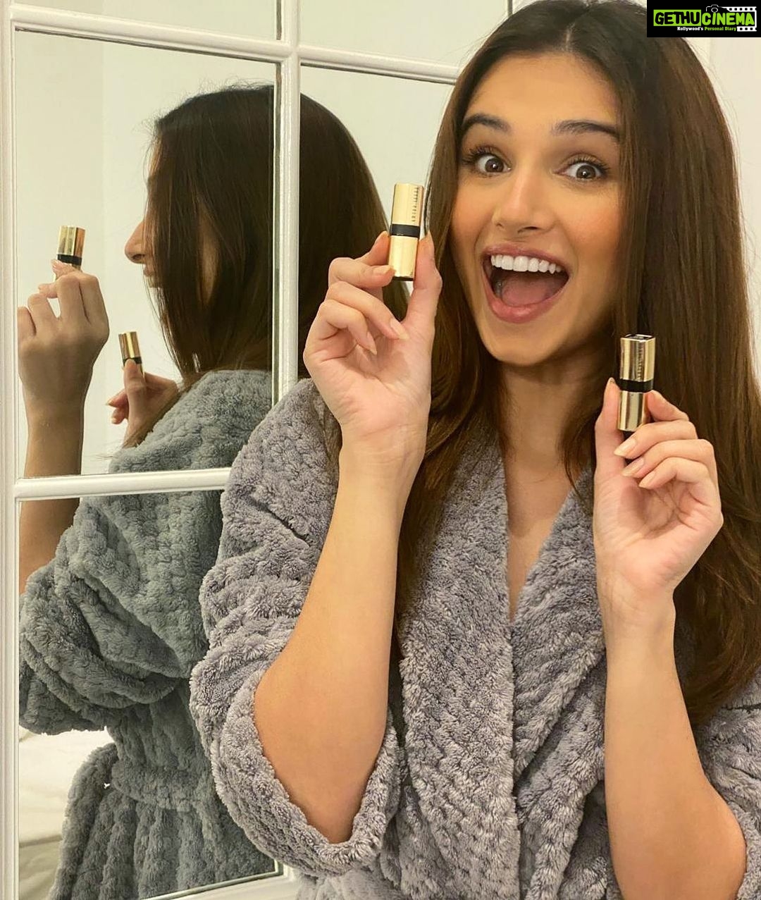 Actress Tara Sutaria HD Photos and Wallpapers September 2020 - Gethu Cinema