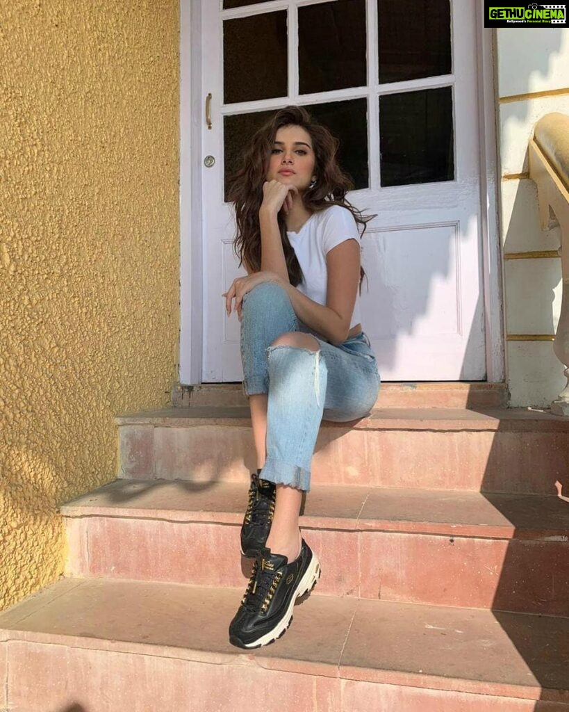 Tara Sutaria Instagram - MY BABY JAAN!!!!! Little Pupples!!!! Found him ...