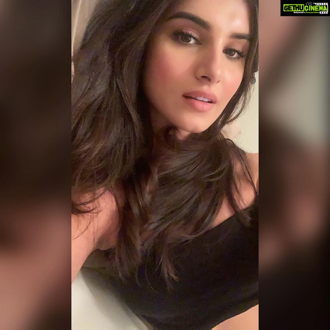 Tara Sutaria Instagram – Home🖤 | Gethu Cinema