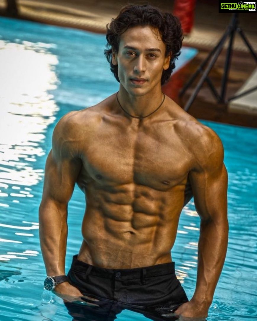 Actor Tiger Shroff HD Instagram Photos and Wallpapers October 2016 ...