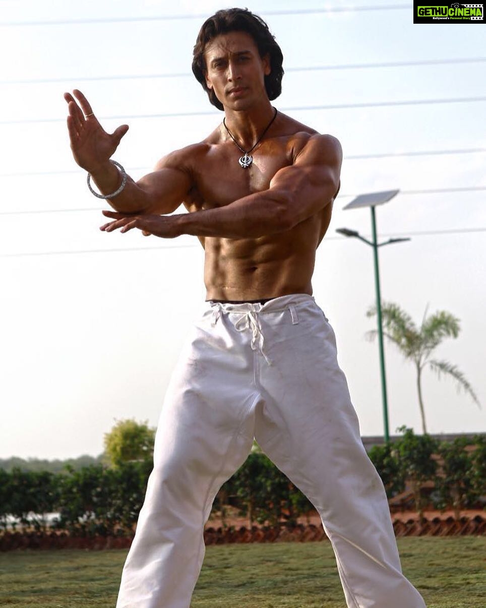 Actor Tiger Shroff HD Photos and Wallpapers August 2016 - Gethu Cinema