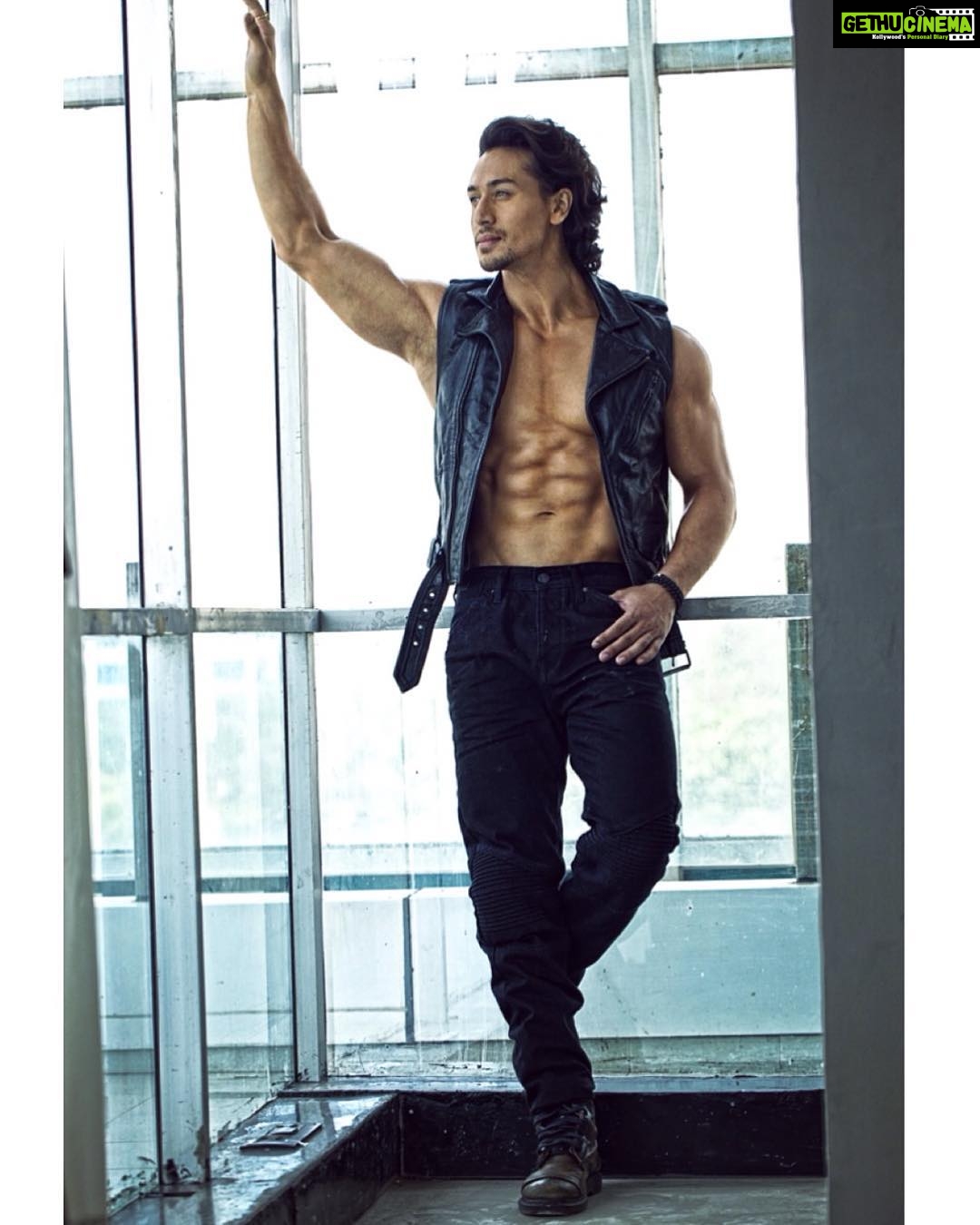 Actor Tiger Shroff HD Instagram Photos and Wallpapers October 2015 ...