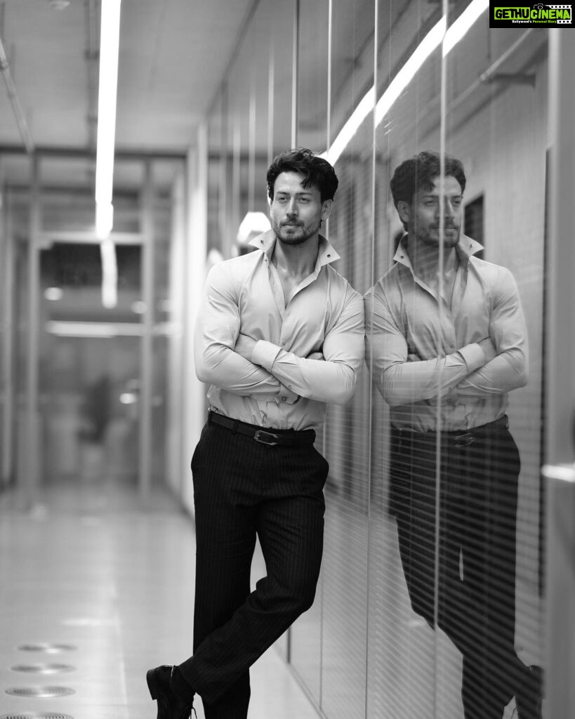 Actor Tiger Shroff HD Photos and Wallpapers May 2022 - Gethu Cinema