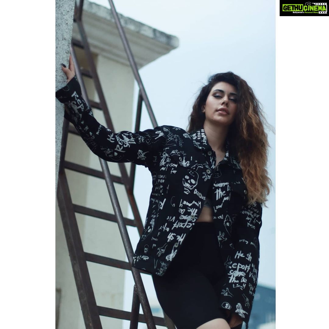 Warina Hussain Instagram – We’re the children of bad revolution 👽 📸 ...