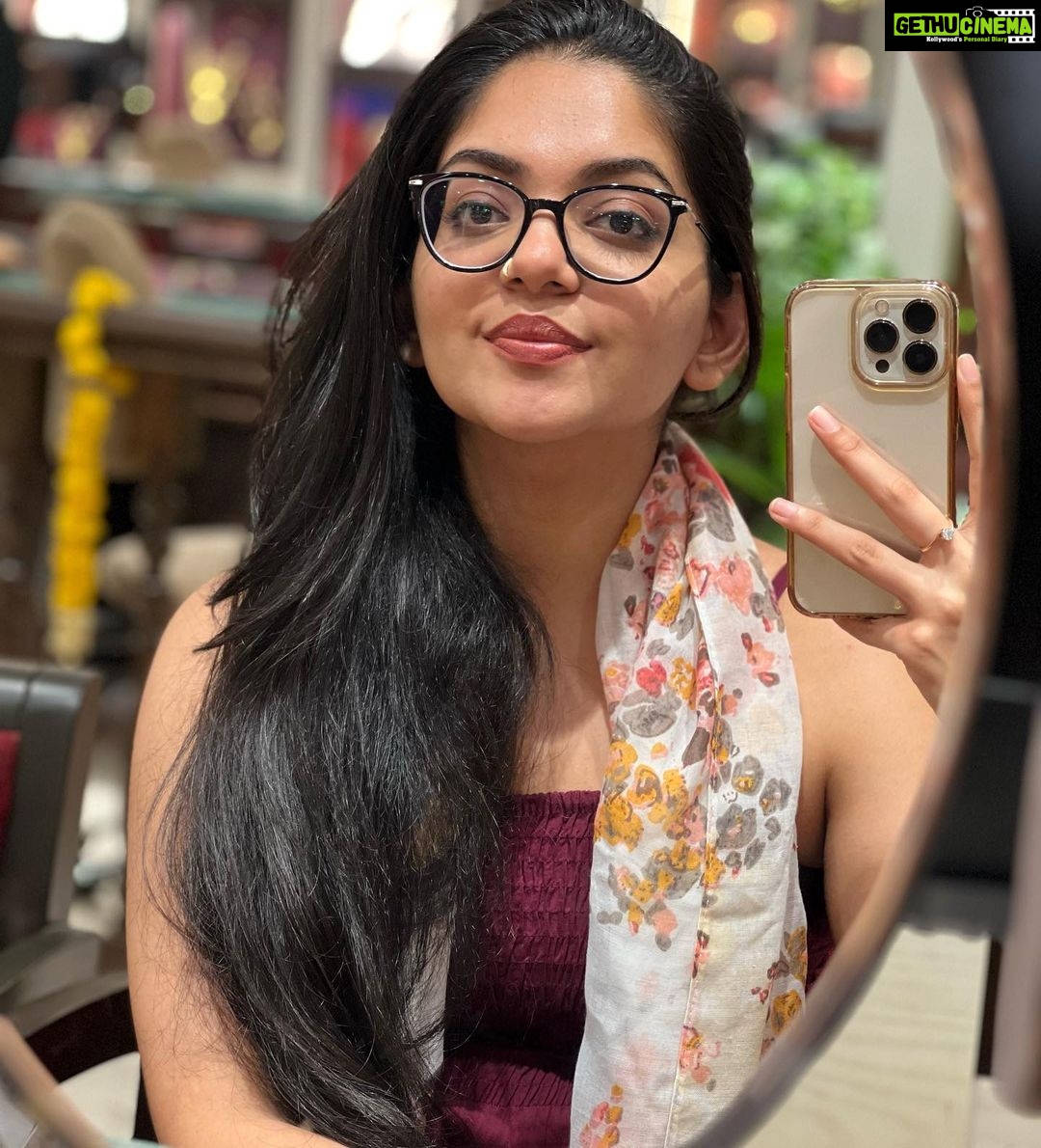 Ahana Kumar Instagram – 10 AM – starts roaming around wearing contact ...