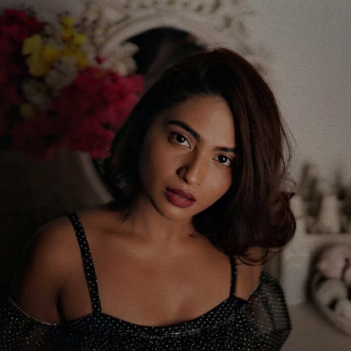 Actress Alekhya Harika HD Instagram Photos and Wallpapers October 2022 ...