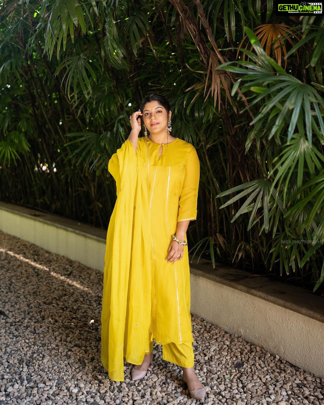 Aparna Balamurali Instagram – 💛 Promotions for Sundari Gardens #3 📷 : @merin_georg Styling ...