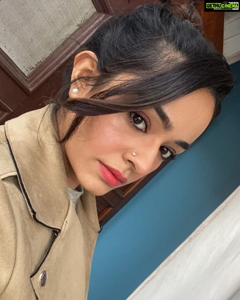 Actress Apoorva Arora HD Photos and Wallpapers February 2022 | Gethu Cinema