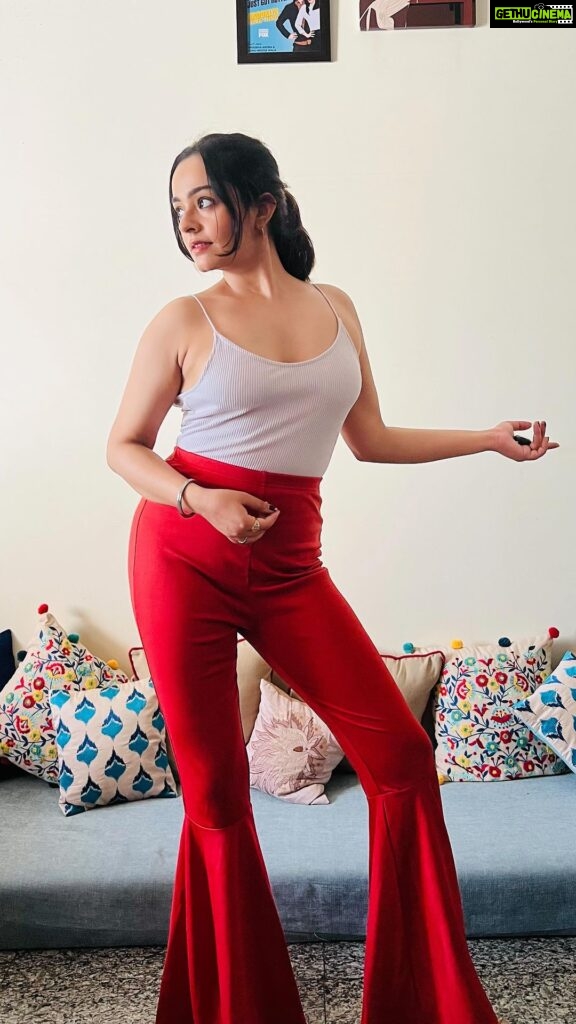Actress Apoorva Arora HD Photos and Wallpapers August 2022 - Gethu Cinema