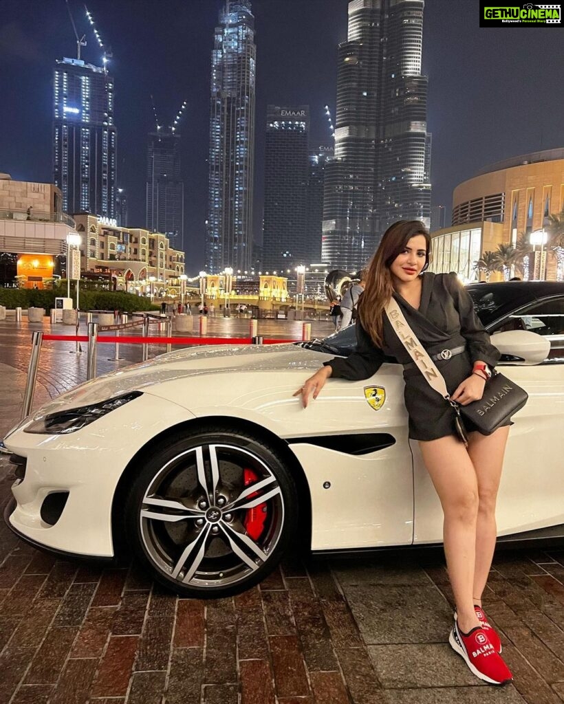 Actress Ashu Reddy HD Instagram Photos and Wallpapers November 2021 ...